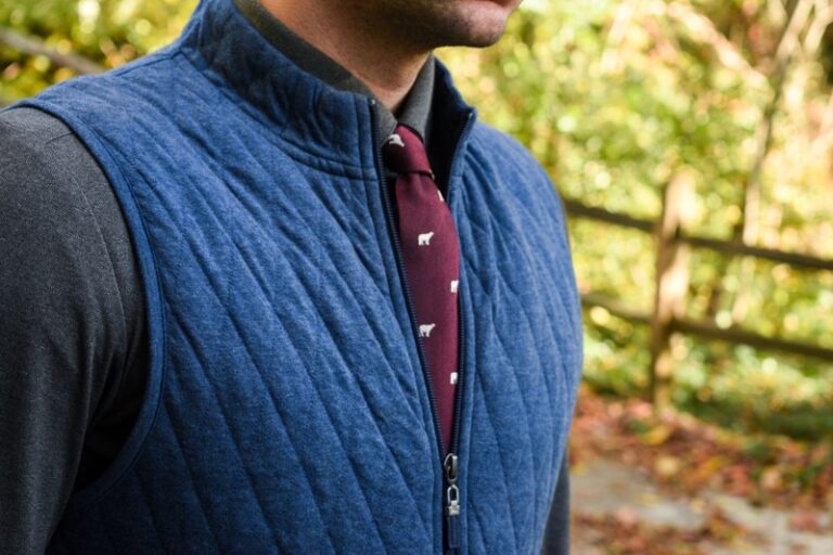 How to Wear a Vest the Right Way (+ 3 Mistakes to Avoid)